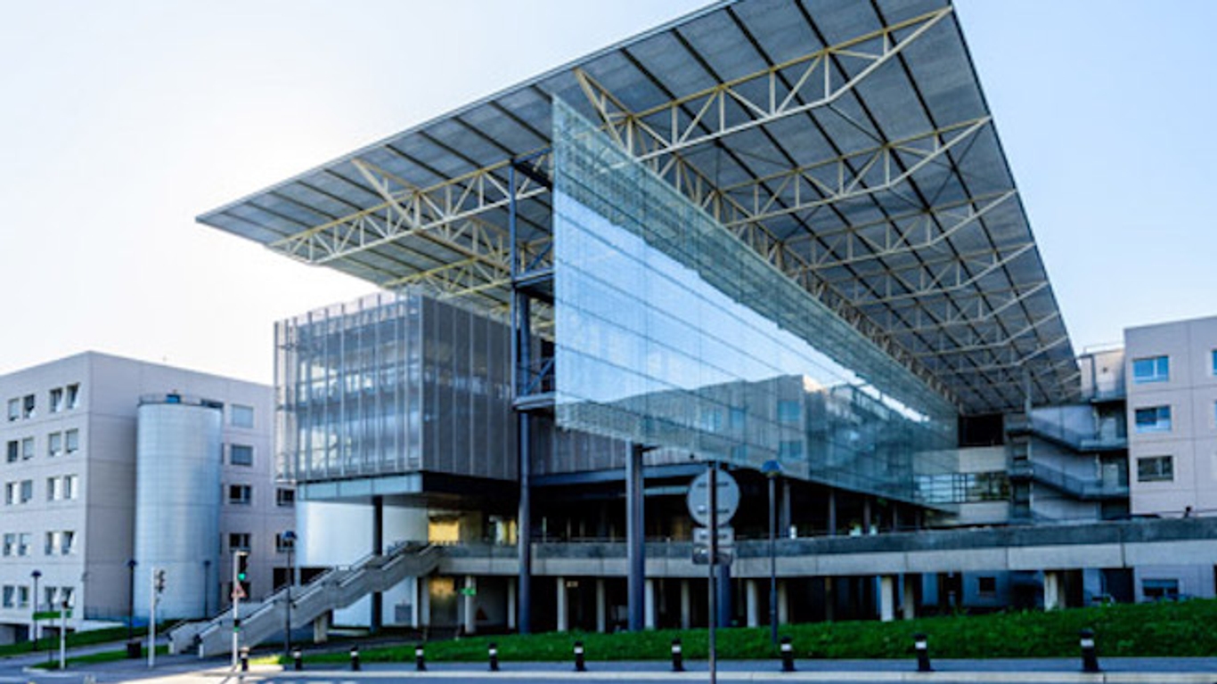 Une femme de 19 ans meurt aux urgences de Metz, une enquête est ouverte - AlloDocteurs