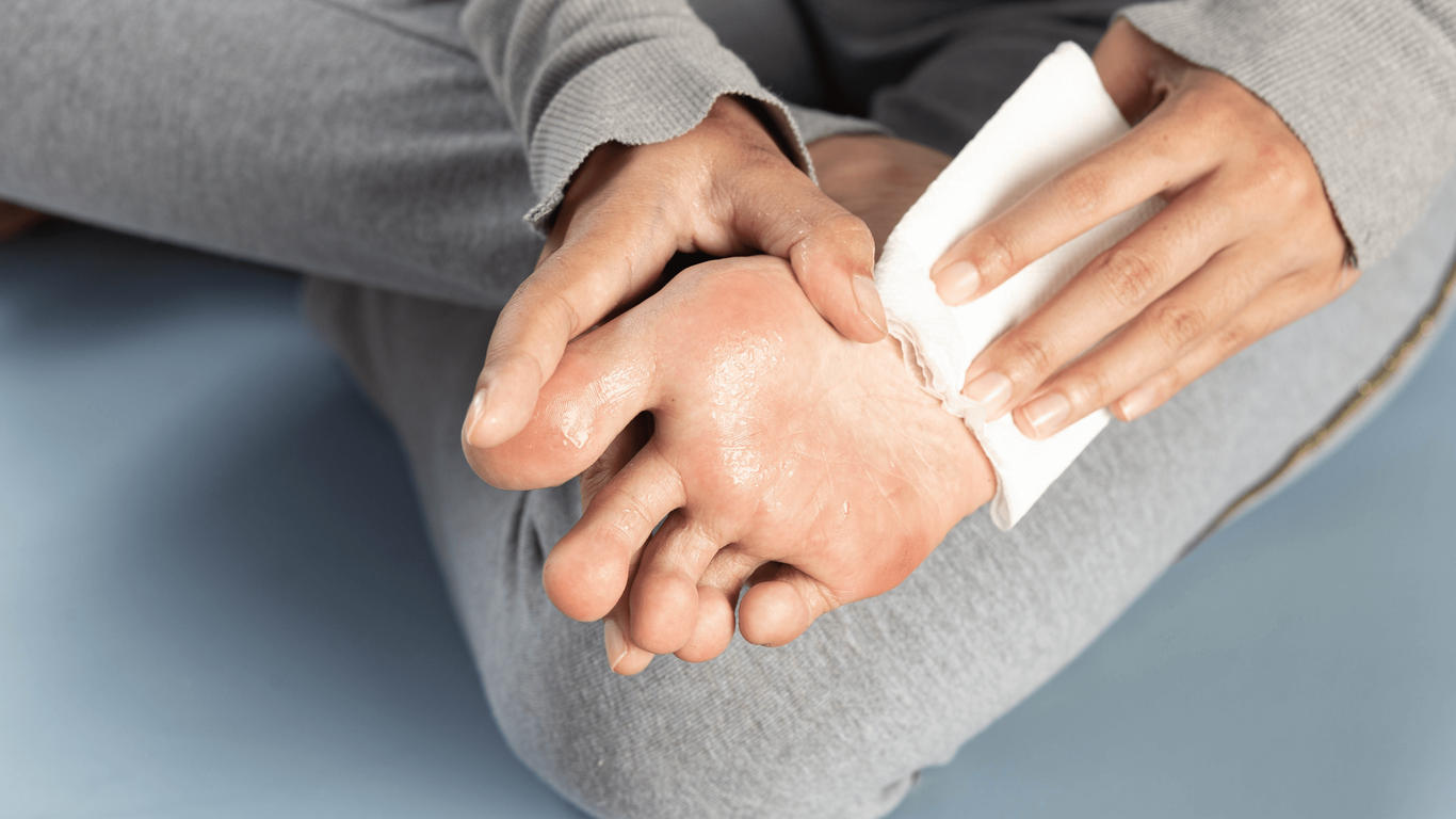 Que faire quand on transpire beaucoup des mains et des pieds ...